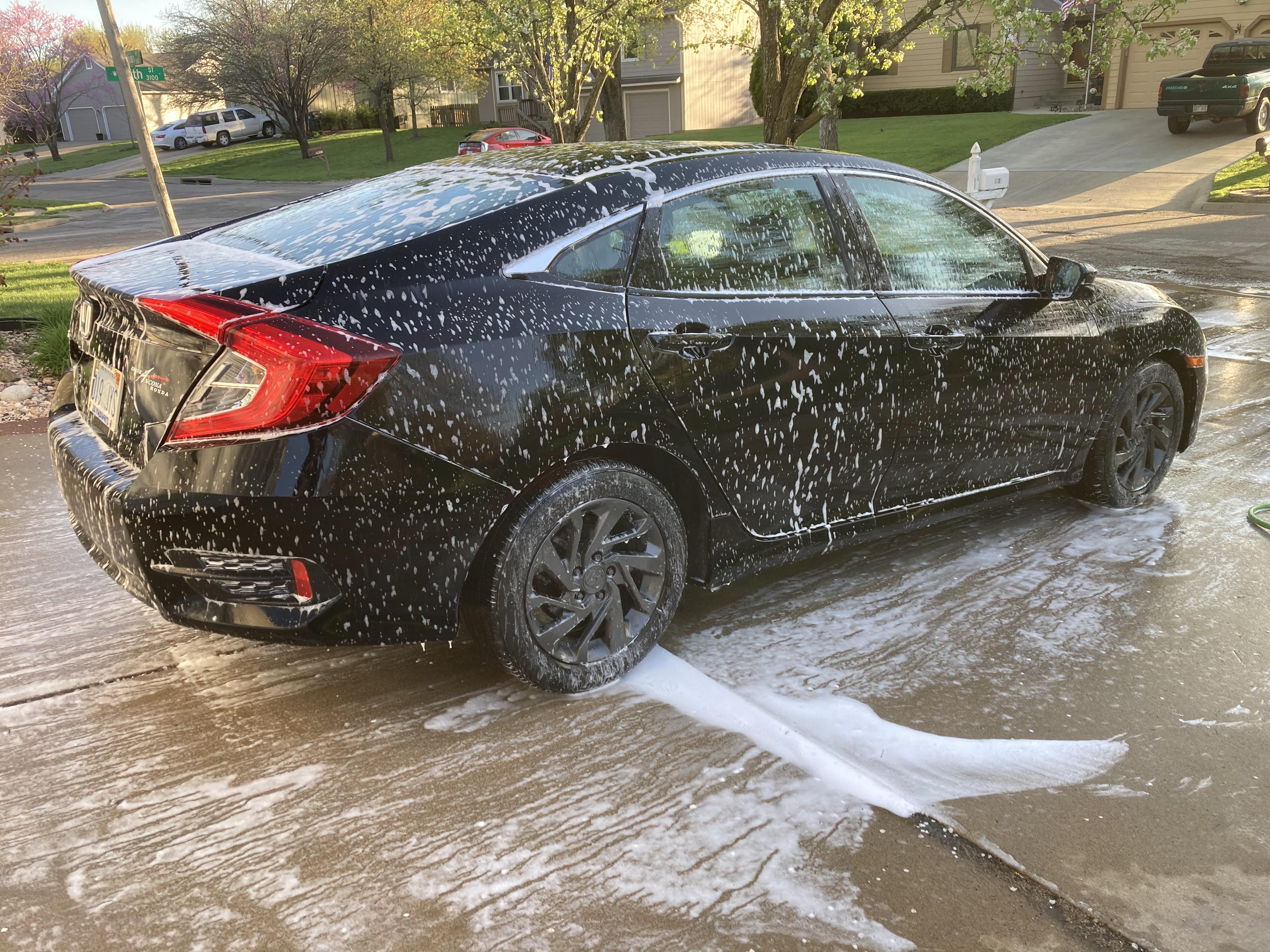 How to Properly Use a Foam Cannon for Car Washing